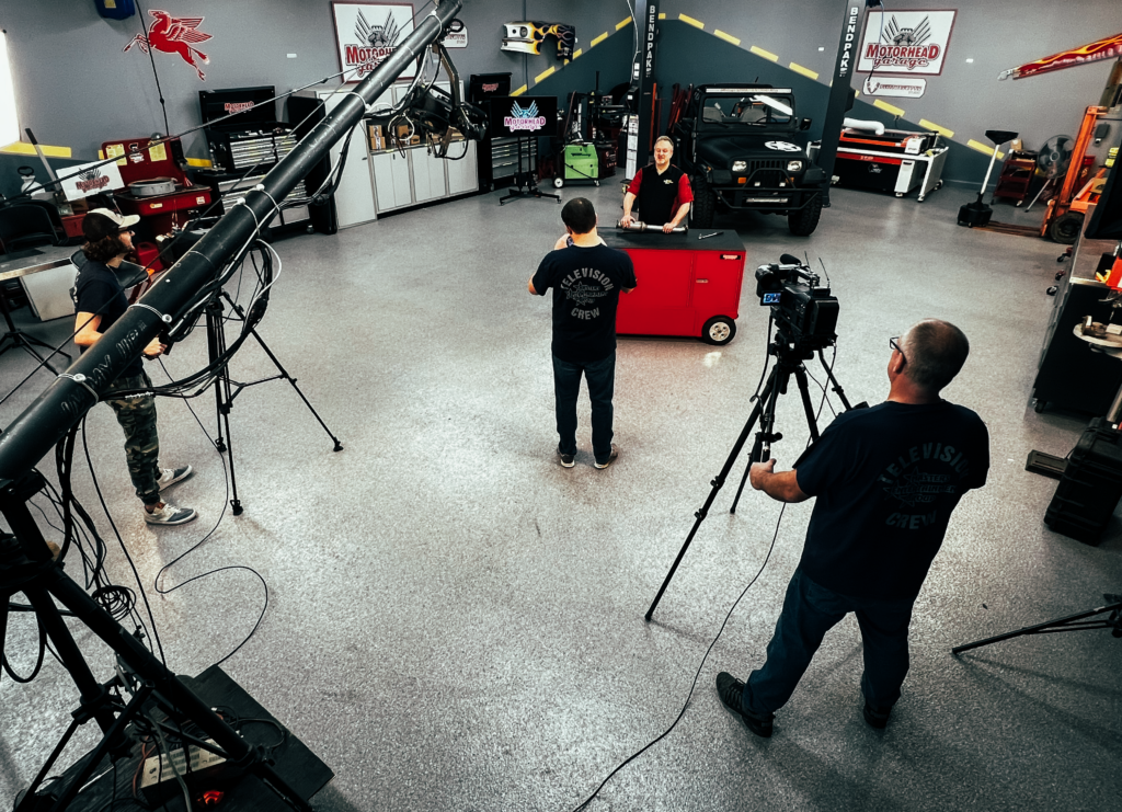 Motor Head Garage TV - Live Network TV Prodution